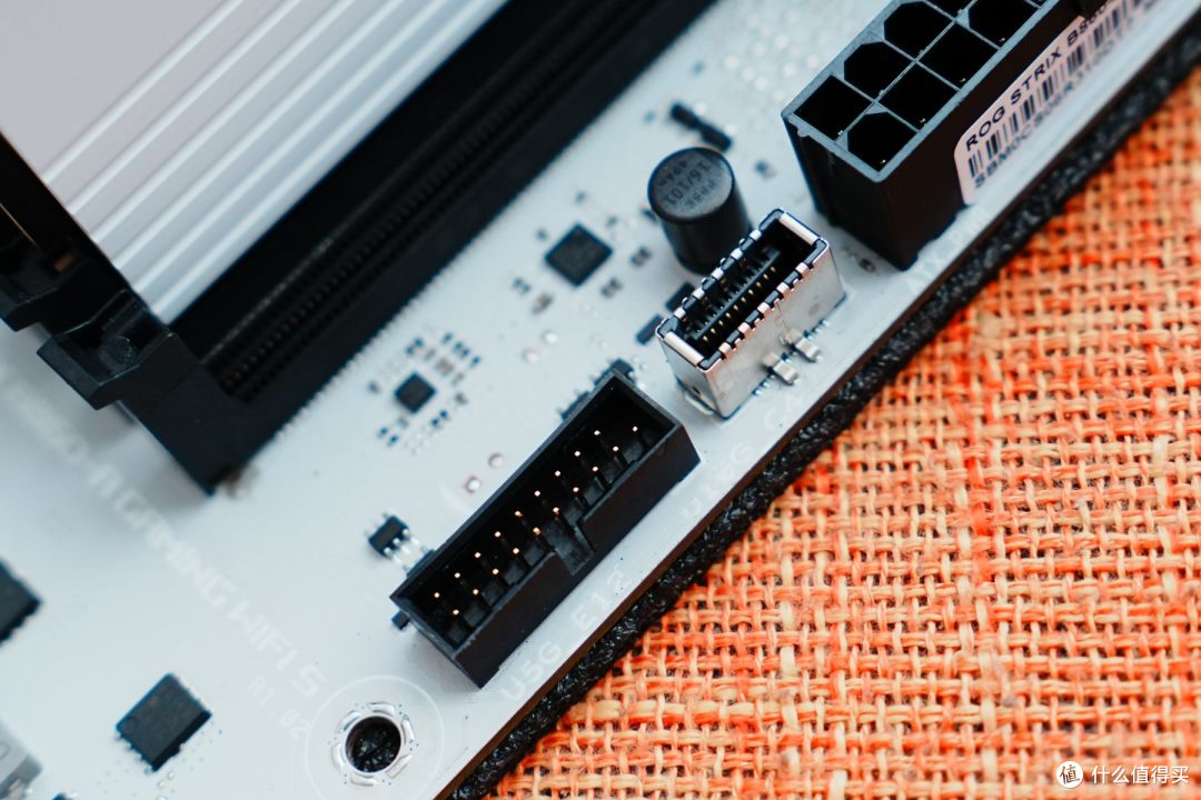 华硕ROG吹雪B860A主板+Ultra 265K装机分享，618入手这一套战未来_主板_什么值得买