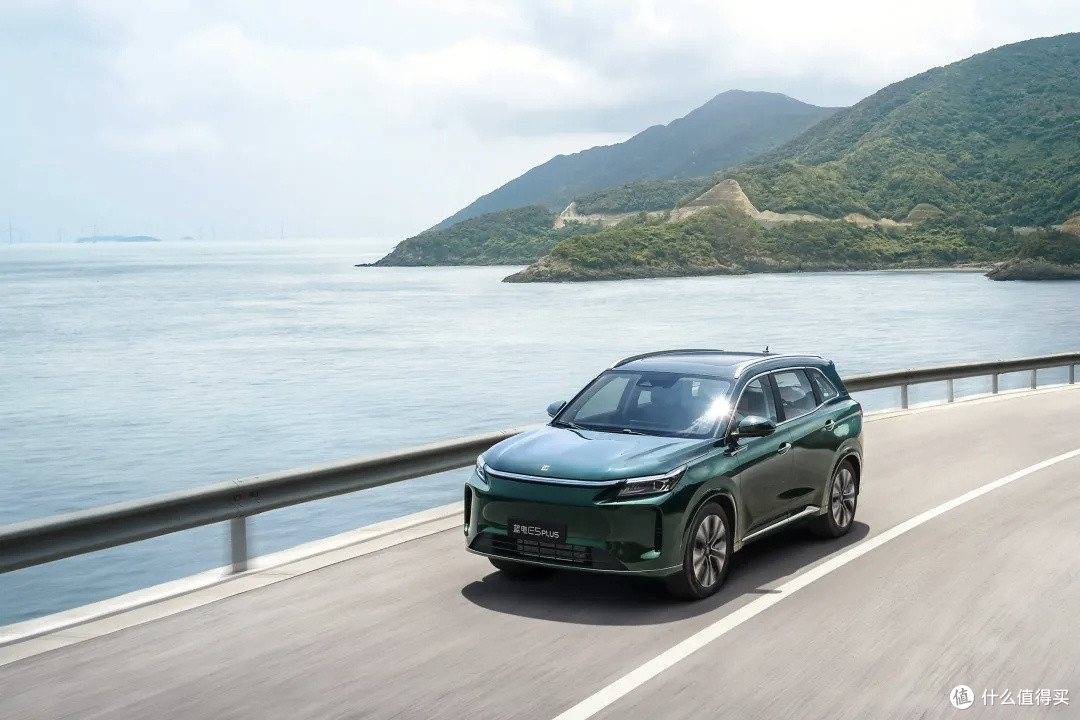 赛力斯开始发力了！7座中型SUV续航1300km，油耗0.94L，才7.98万_SUV_什么值得买