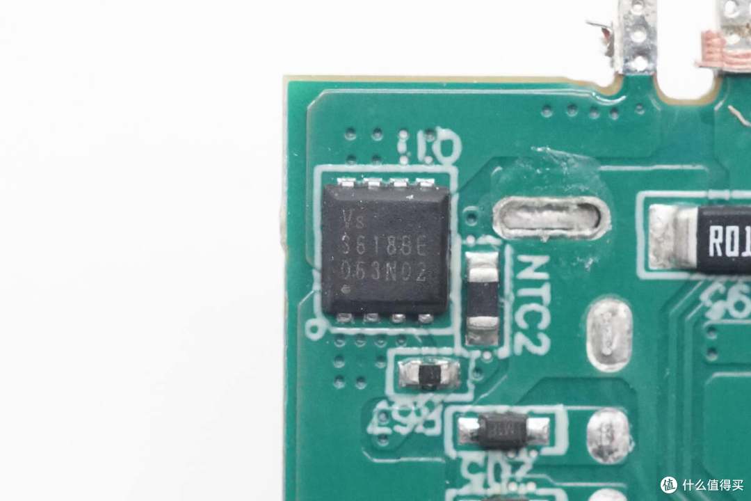 拆解报告：ANKER安克智显充Lite 100W氮化镓充电器A121B_充电器_什么值得买