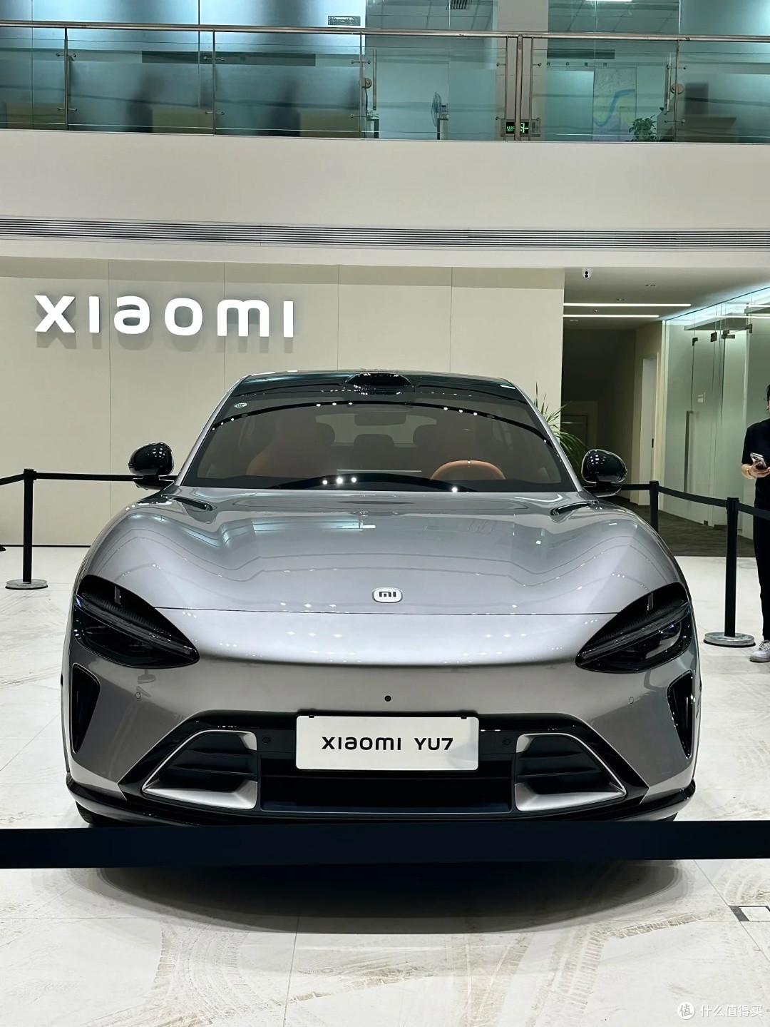 小米YU7实车观察：颜值能打，但SU7的订单为何还在涨？_新能源车_什么值得买