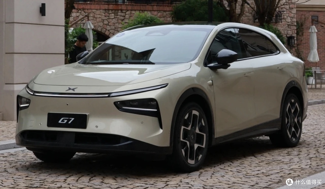 小鹏G7 vs 小米YU7：差价3万怎么选？_新能源车_什么值得买