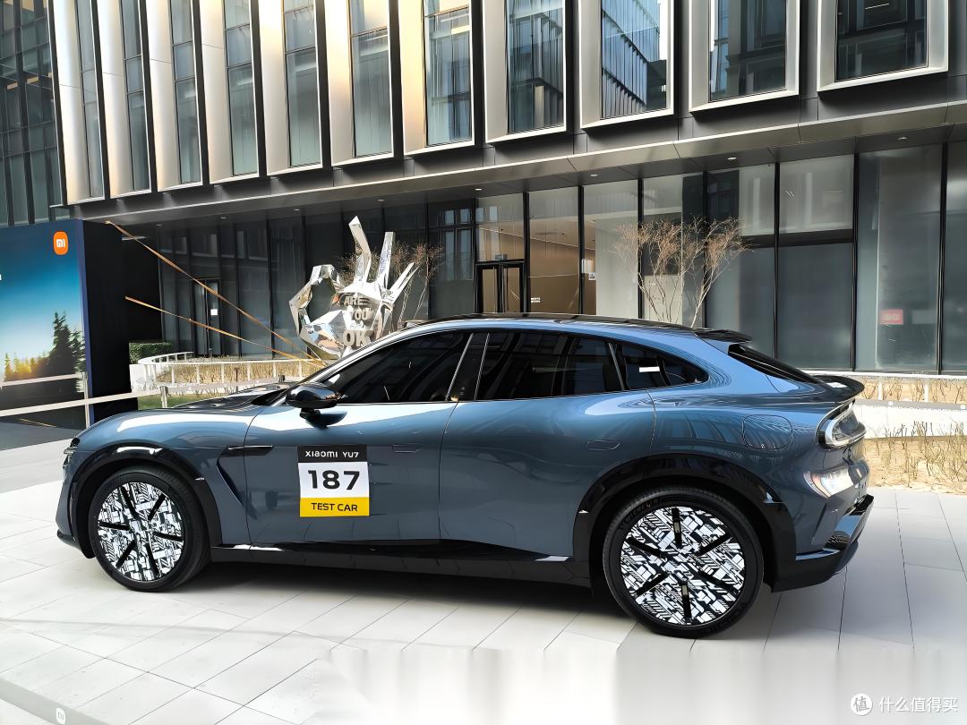 小米 YU7：豪华与性能的完美融合，爆款预定！_新能源车_什么值得买