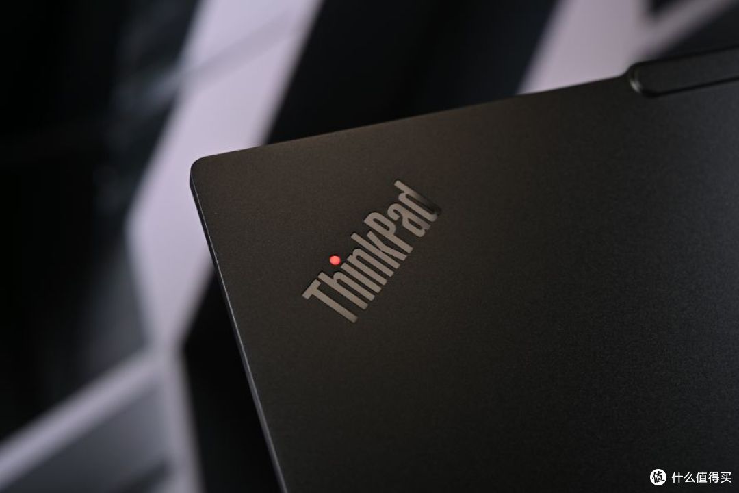 ThinkPad E14 2025评测：硬盘换上长江存储PC411，性能续航双提升_笔记本电脑_什么值得买