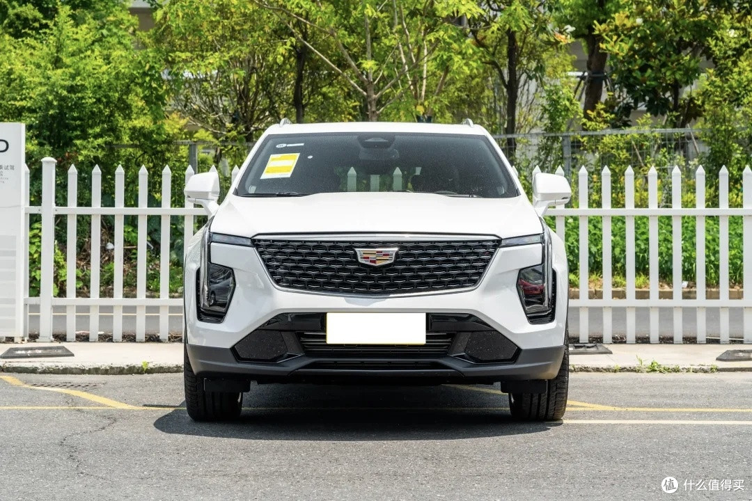 15.99万的豪华SUV无人识？凯迪拉克XT4的“性价比困局”_SUV_什么值得买