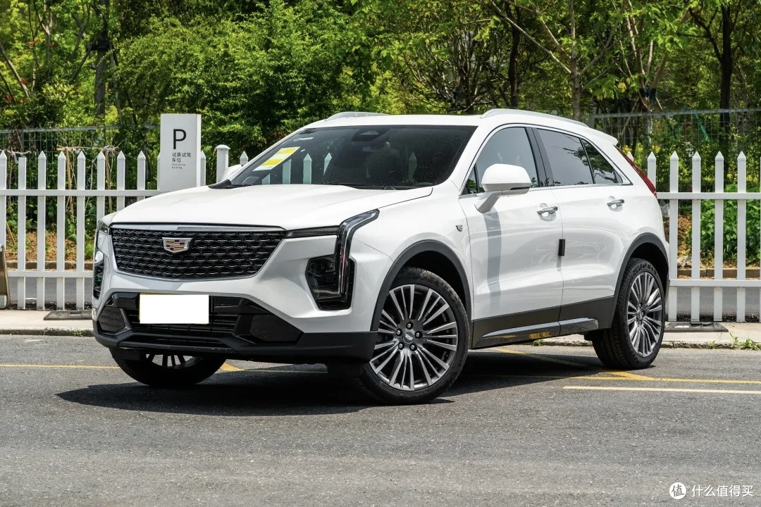 15.99万的豪华SUV无人识？凯迪拉克XT4的“性价比困局”_SUV_什么值得买