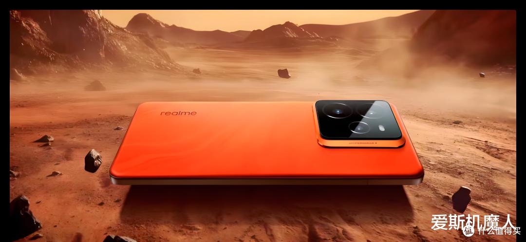 真我GT8 Pro最新曝光：2K直屏震撼回归，骁龙8 Elite 2加持！_手机_什么值得买