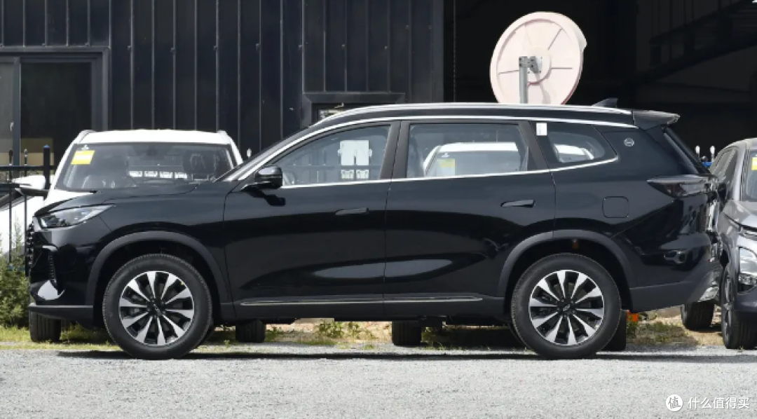 10 万级家庭 SUV ，2.0T+8AT+2065L 空间，瑞虎8 PLUS乘风版上市_SUV_什么值得买