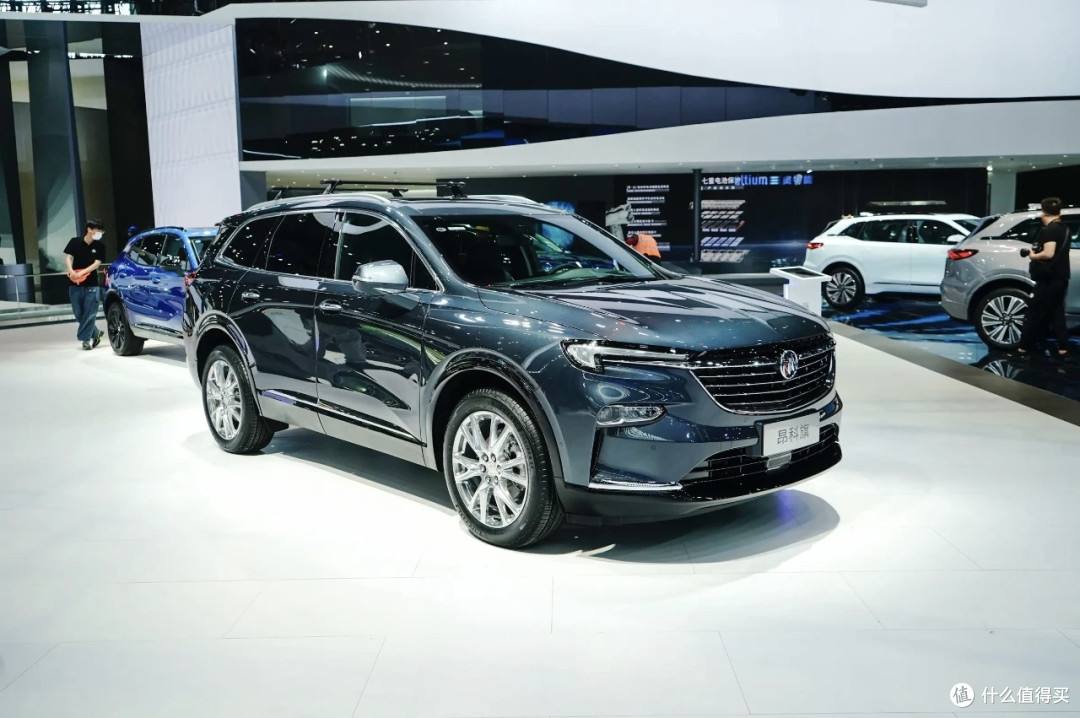 18万买“凯迪拉克XT6”，配2.0T+9AT+7座，连静音都是深海级_中大型SUV_什么值得买