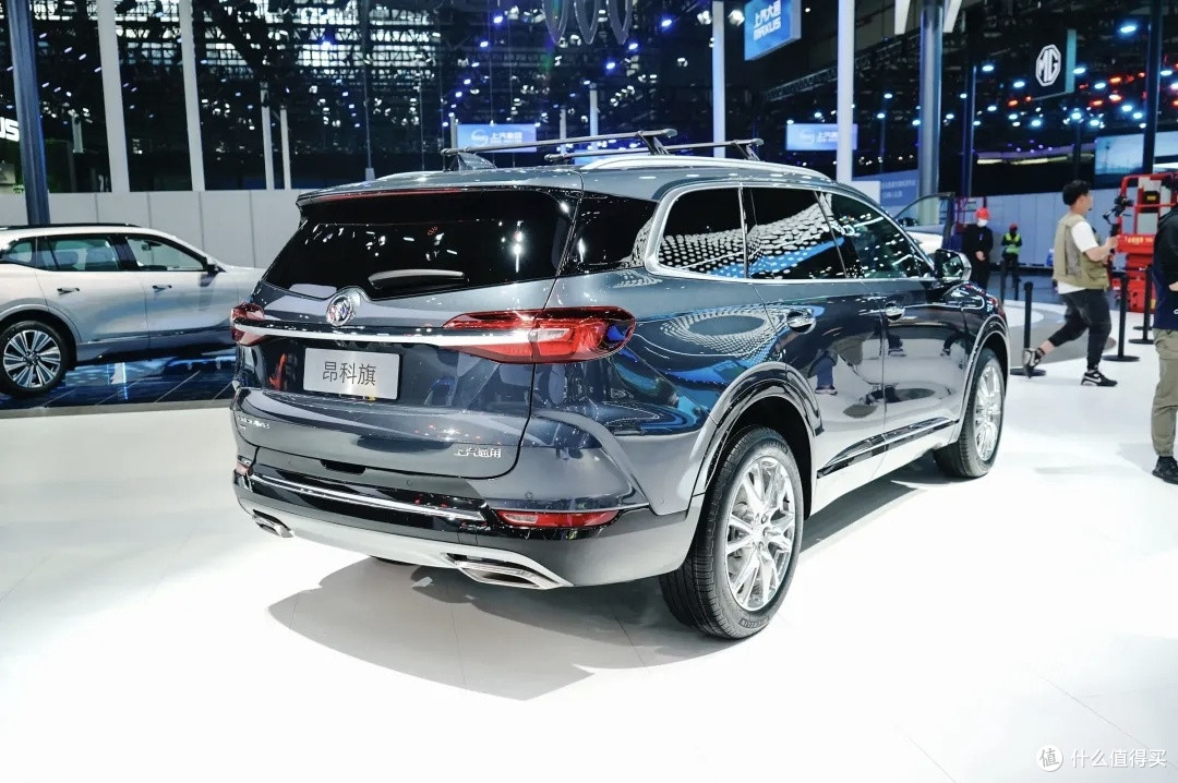 18万买“凯迪拉克XT6”，配2.0T+9AT+7座，连静音都是深海级_中大型SUV_什么值得买