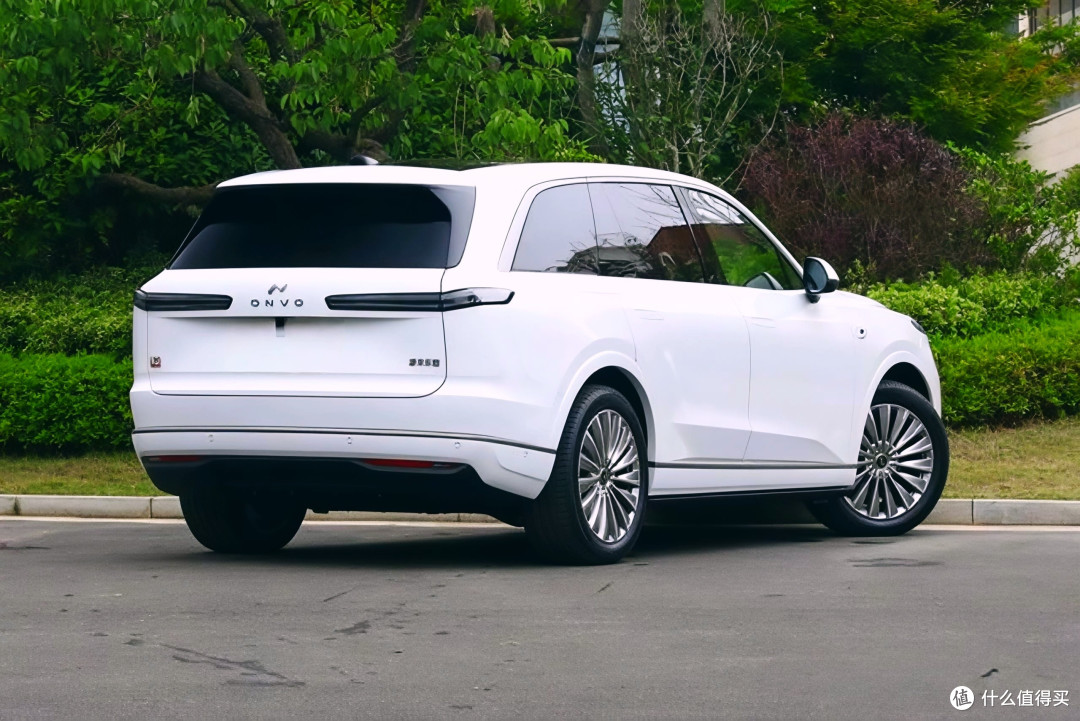 新车发布乐道L90：30万内大六座纯电SUV配空悬，家庭出行新选择？_新能源车_什么值得买