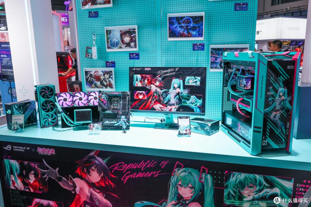 BW2025 ROG神光同步！RO姬携手初音未来推出电竞新视界显示器_显示器_什么值得买