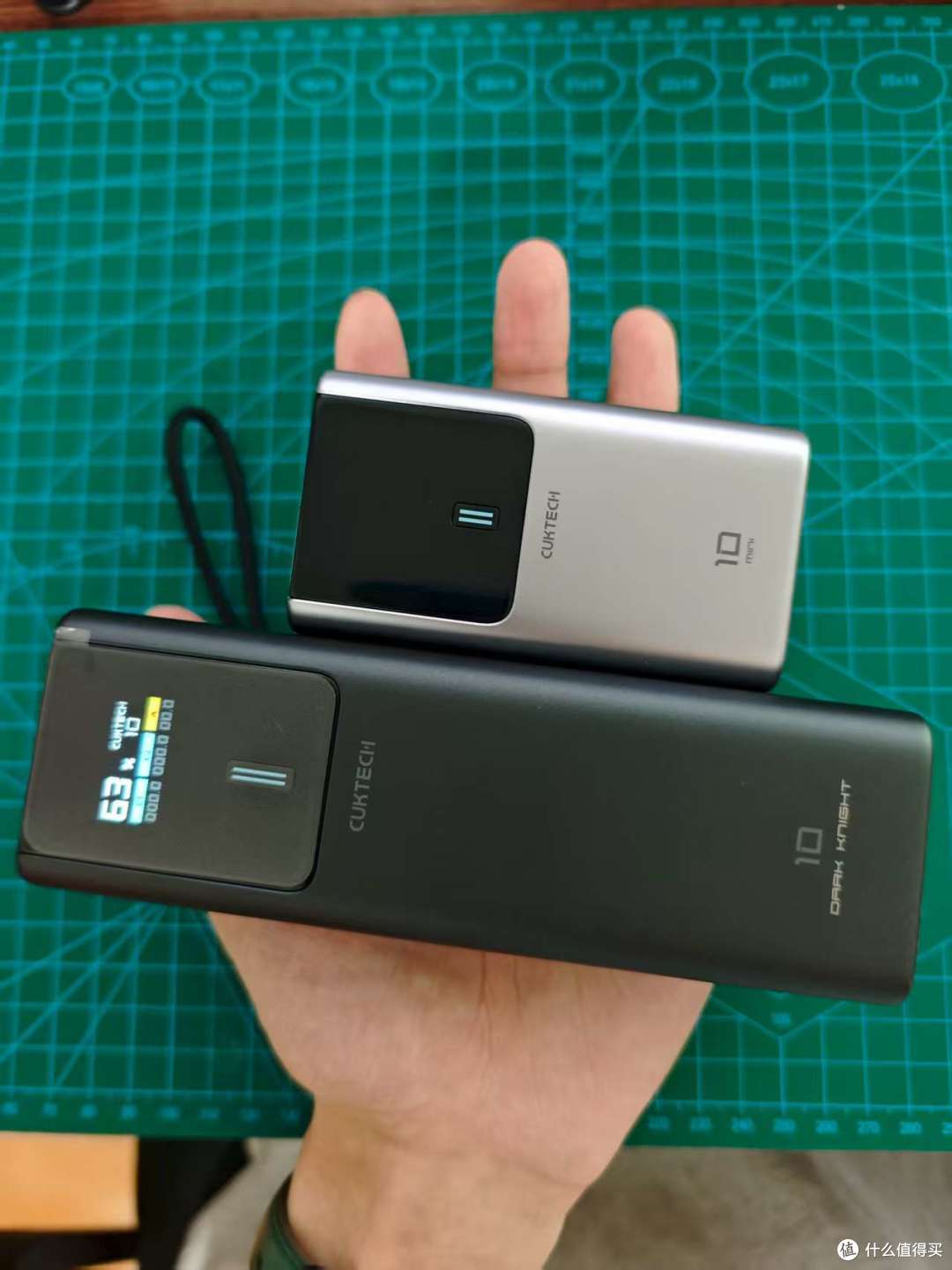比银色更帅！酷态科10号Plus黑骑士版：2C1A接口+多协议快充_移动电源_什么值得买