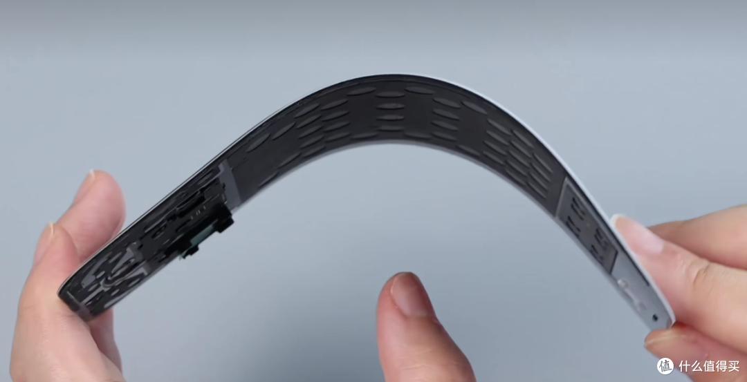 荣耀X70拆解 8300毫安大大电池 80W充电_安卓手机_什么值得买