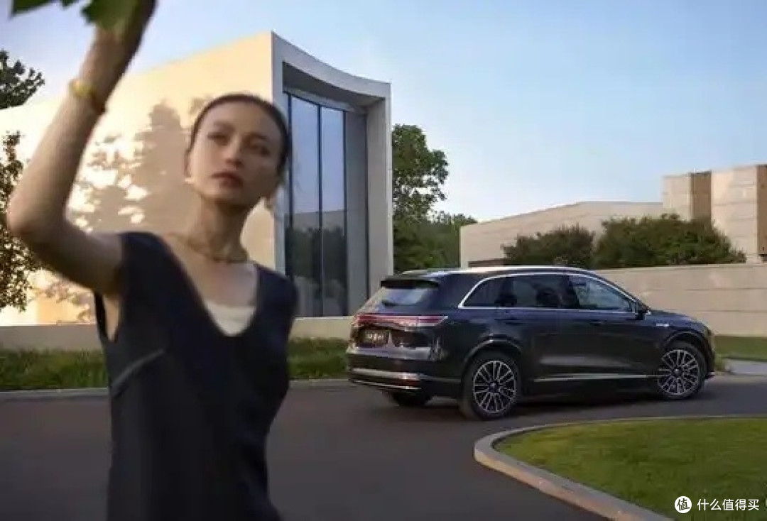 鸿蒙智行“尚界”H5，15W元级别入门SUV，余承东：天花板级体验_新能源车_什么值得买