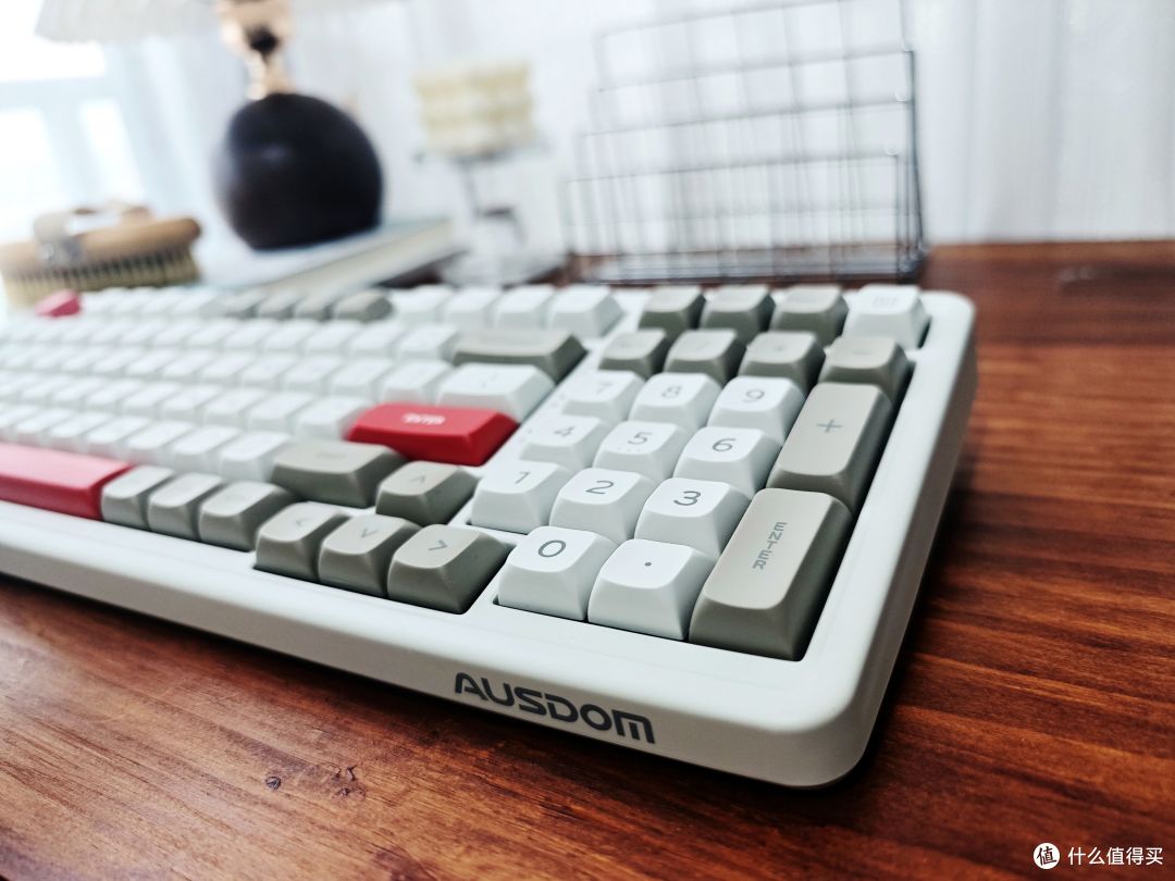 颜值爆表！复古风的阿斯盾 H98 时光匣，是你桌搭最忠实的一份子_键盘_什么值得买
