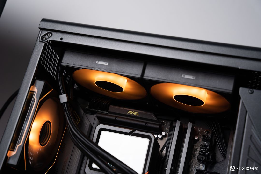 八月游戏党装机版本答案：新晋的甜品机箱——机械大师iF25_机箱_什么值得买