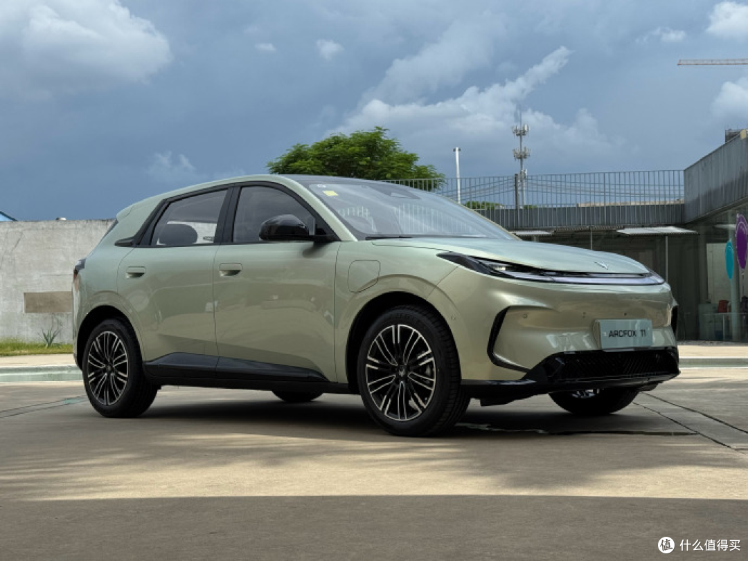 A0 级？2770轴距？北汽极狐 T1 官方首秀，8月下旬预售_新能源车_什么值得买