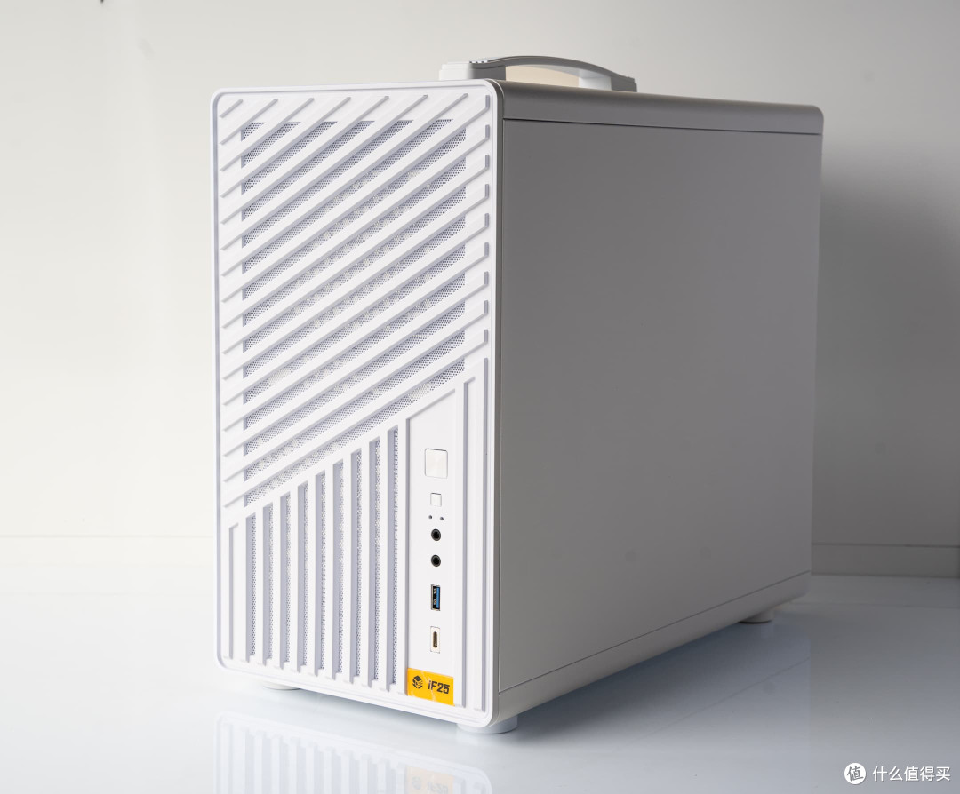 从颜值与便携，方糖机械大师 iF25 重新定义小尺寸机箱_机箱_什么值得买
