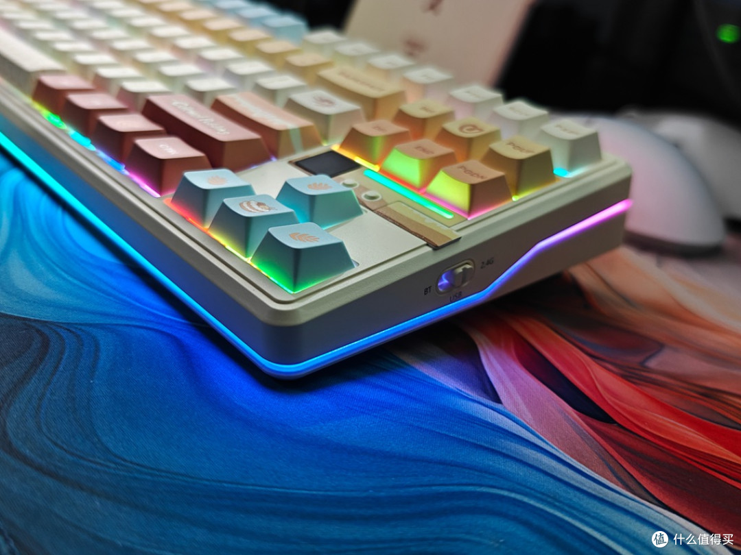 爆款再升级，手感灯效全拉满：狼蛛F87 Pro V2机械键盘首发评测_无线键盘_什么值得买