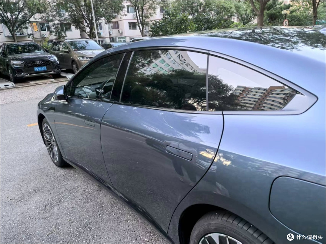 特斯拉Model YL：家庭出行的新选择_新能源车_什么值得买