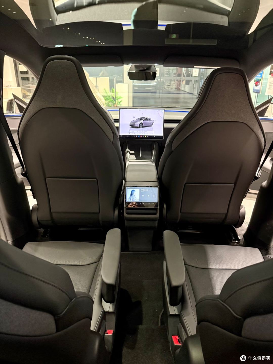 从奶爸视角看特斯拉Model YL：6座空间够不够？这几点才是关键_中大型SUV_什么值得买