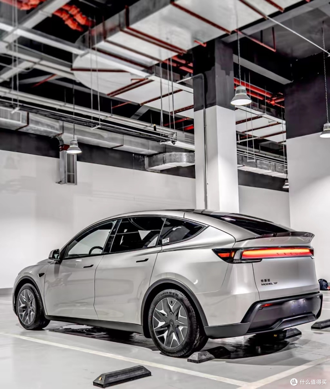 特斯拉Model YL：科技定义豪华_新能源车_什么值得买
