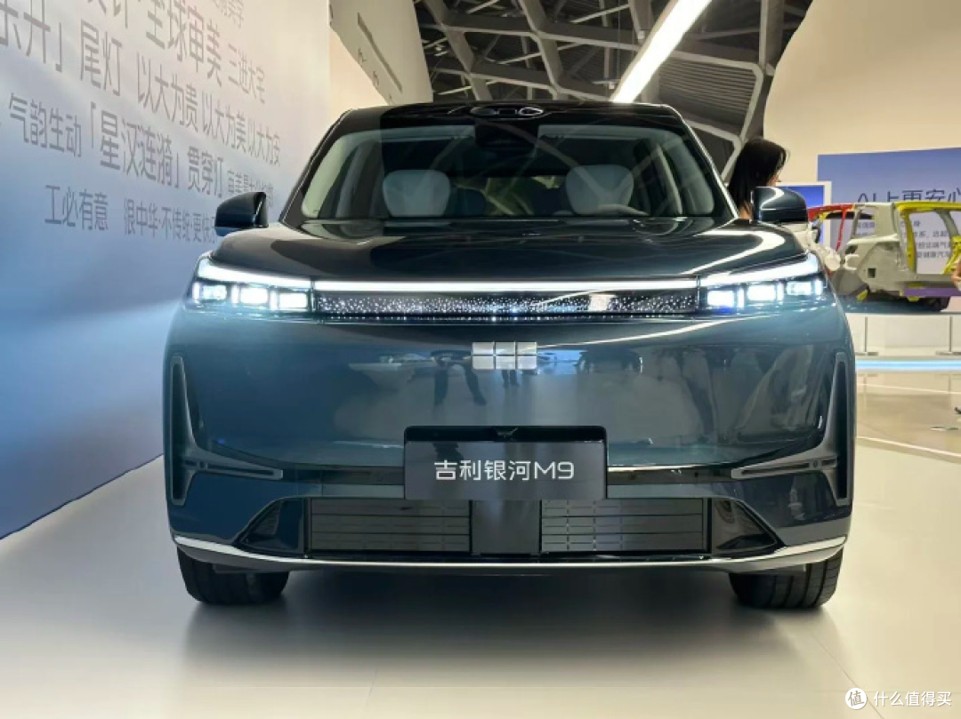 吉利银河M9与乐道L90一决高下？5.2米巨无霸SUV仅17.38万起！_SUV_什么值得买