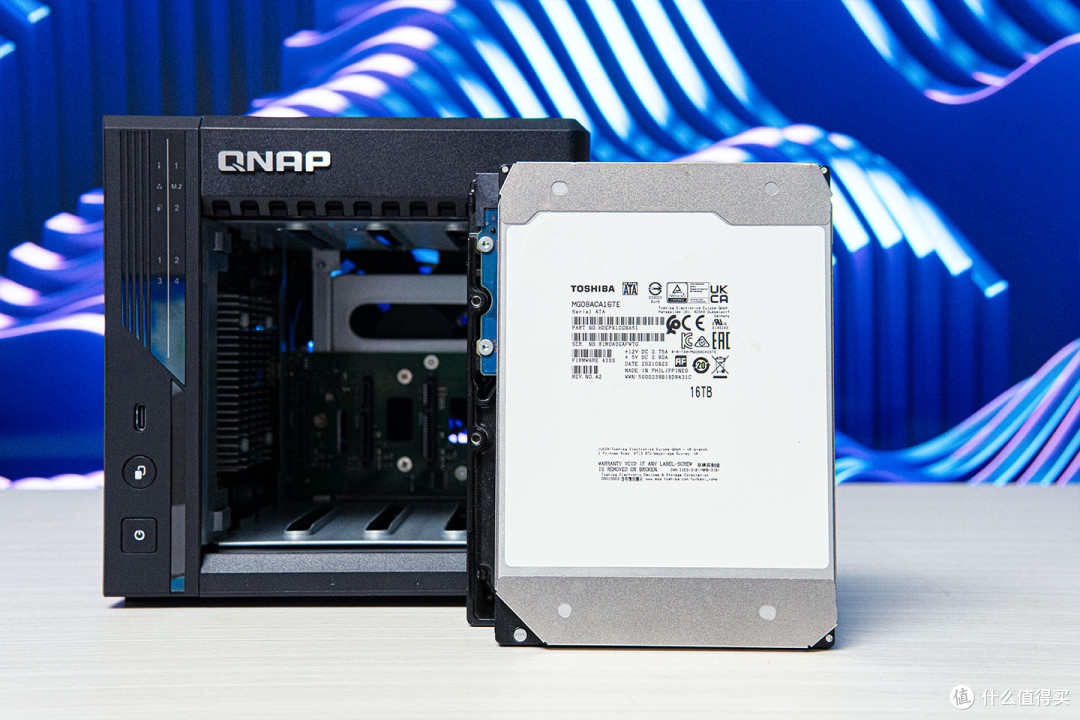专业NAS降维打击，威联通Qu405开箱简评_NAS存储_什么值得买