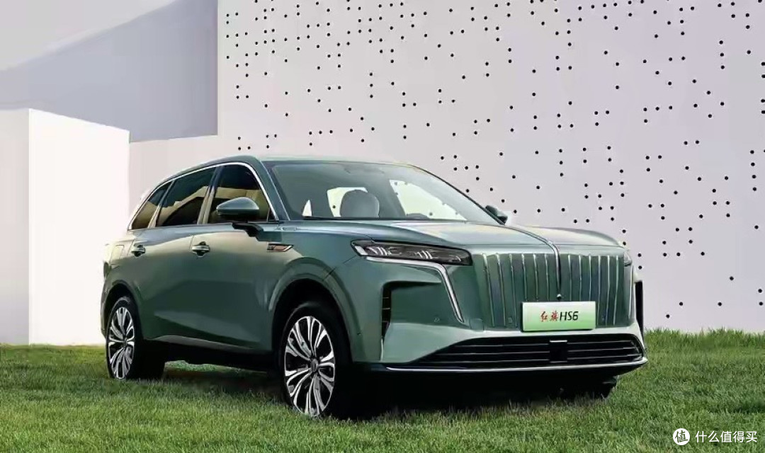 红旗HS6插混版亮相！4925mm车长+2925mm轴距，车内2个大屏超吸睛_SUV_什么值得买