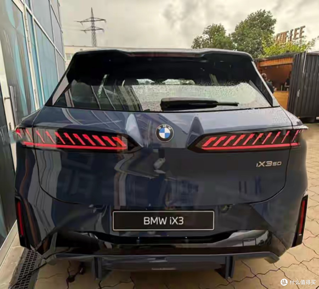 续航900km+800V平台！全新宝马iX3首发，尺寸升级造型更前卫_新能源车_什么值得买