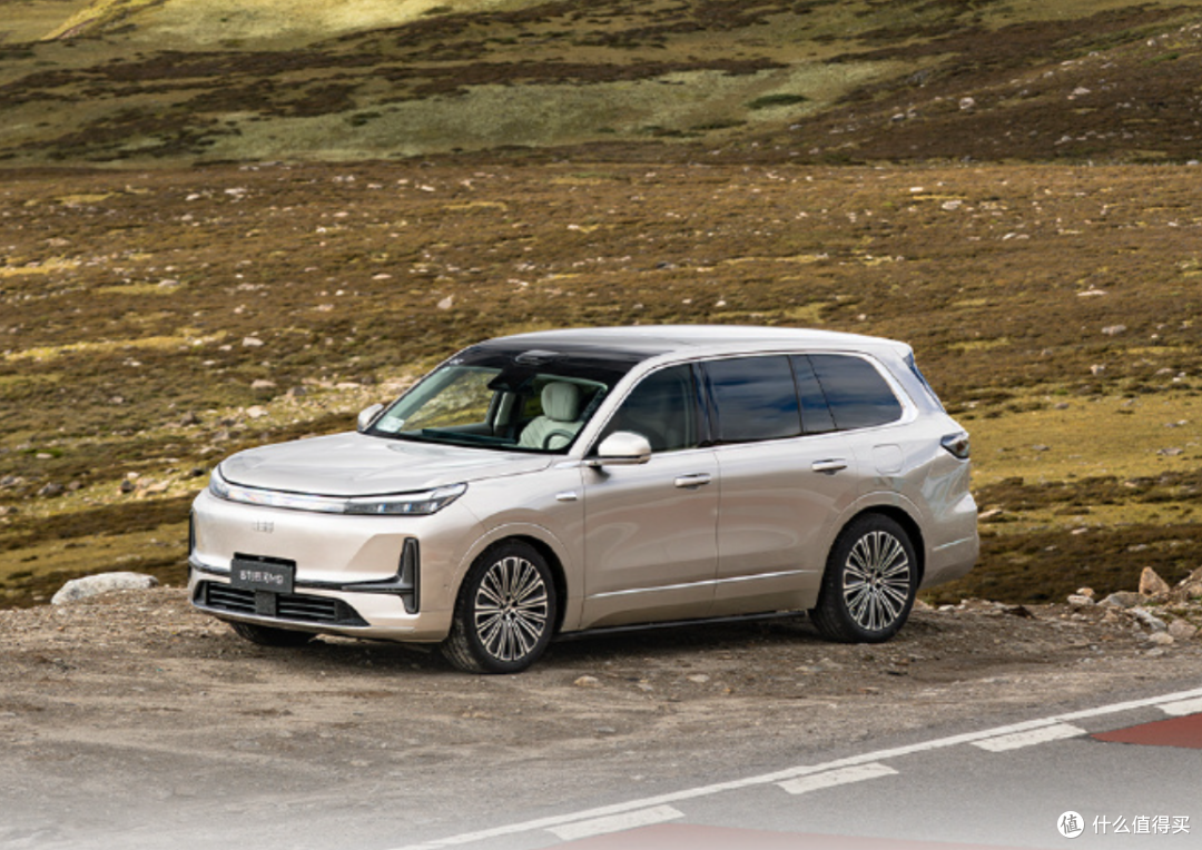 19.99万！奇瑞风云T11开启预售，5.2米车身、1.5T增程器！_新能源车_什么值得买