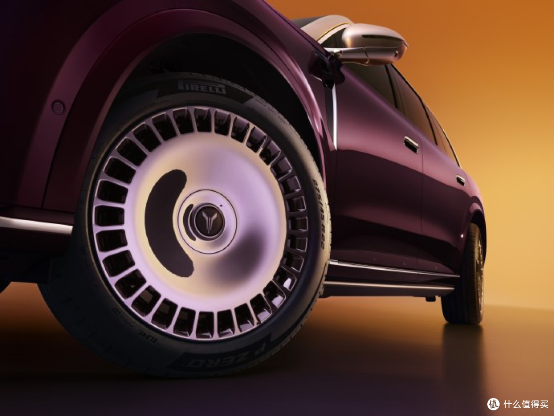 实拍图曝光！“华系首款800V智能超混SUV”岚图泰山定档11月上市_SUV_什么值得买