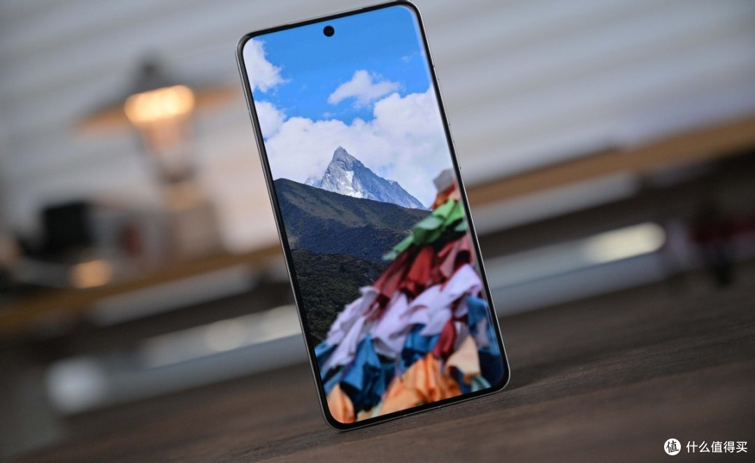 红米K90 Pro Max vs 真我GT8 Pro：两台旗舰的较量，选谁更香？_手机_什么值得买