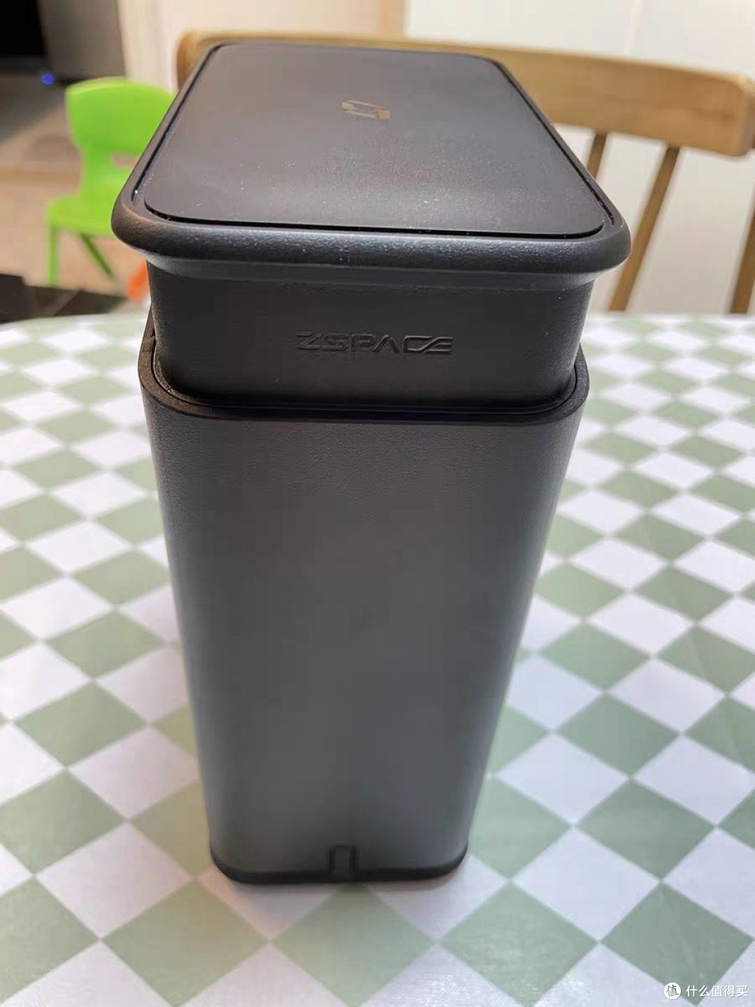 极空间Z2 Pro：这台"数据管家"，把全家的数码麻烦都治好了_NAS存储_什么值得买