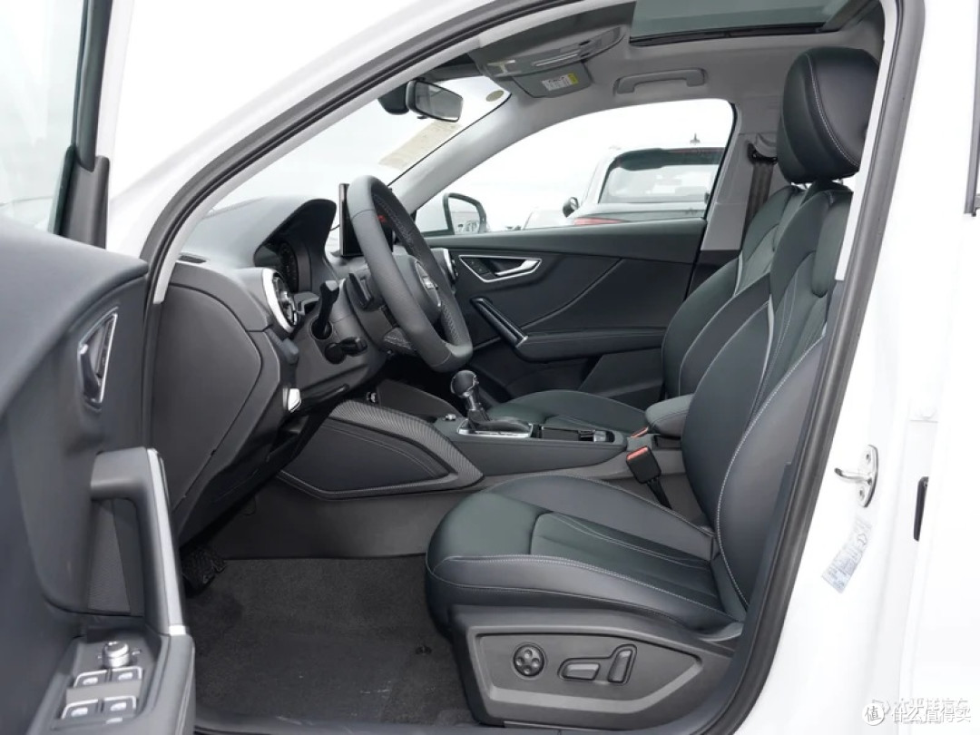 买车少花冤枉钱，奥迪Q2L操控轻松油耗适中_车用座垫_什么值得买