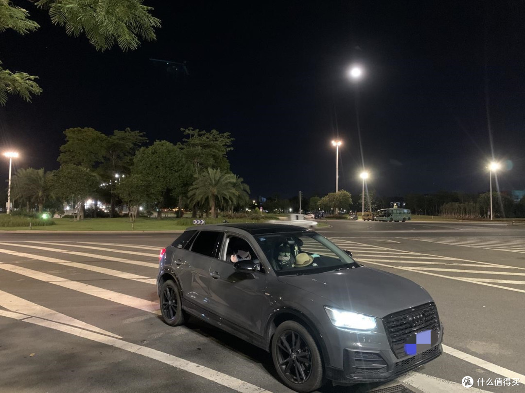 汽车好物怎么买？奥迪Q2L动力足空间大但油耗不低_车用座垫_什么值得买
