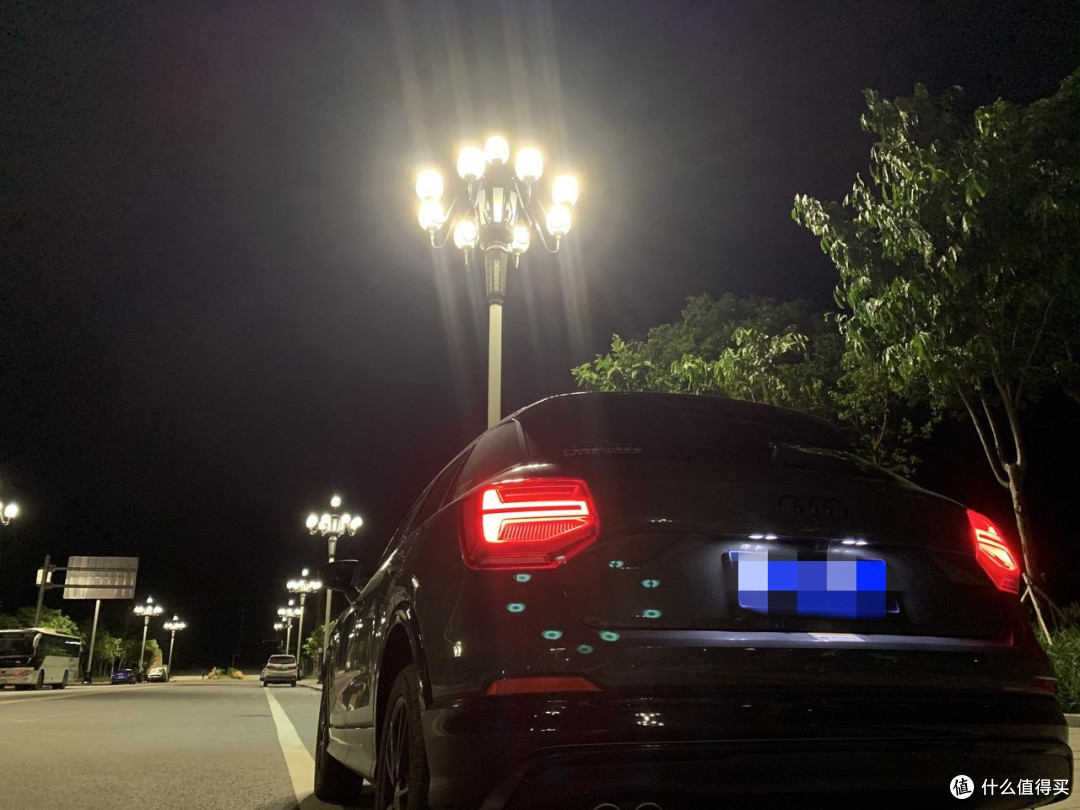 汽车好物怎么买？奥迪Q2L动力足空间大但油耗不低_车用座垫_什么值得买