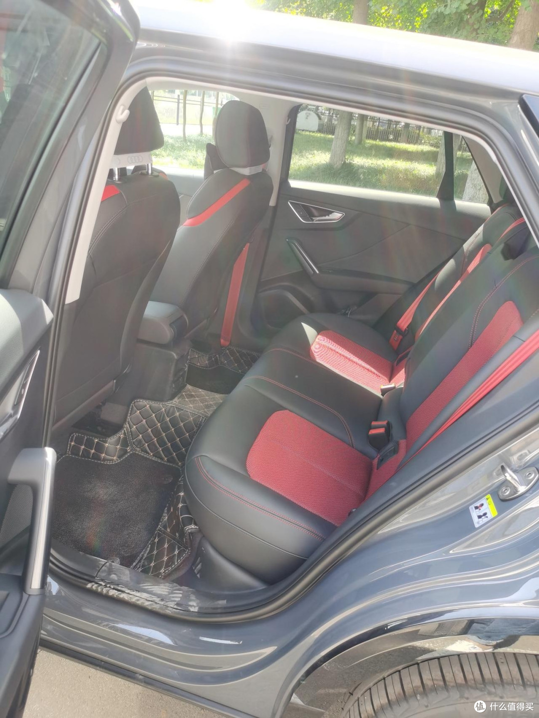 汽车好物怎么买，奥迪Q2L灵活驾驶体验_车用座垫_什么值得买
