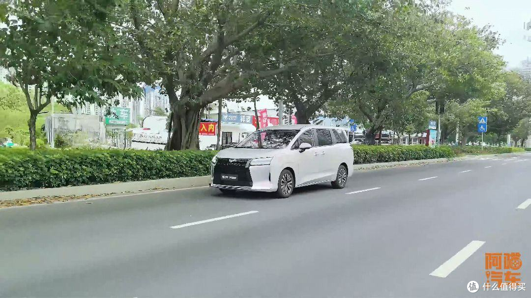 人民的MPV该是啥样？五菱星光730开起来如何，喵哥告诉你试驾体验_MPV_什么值得买