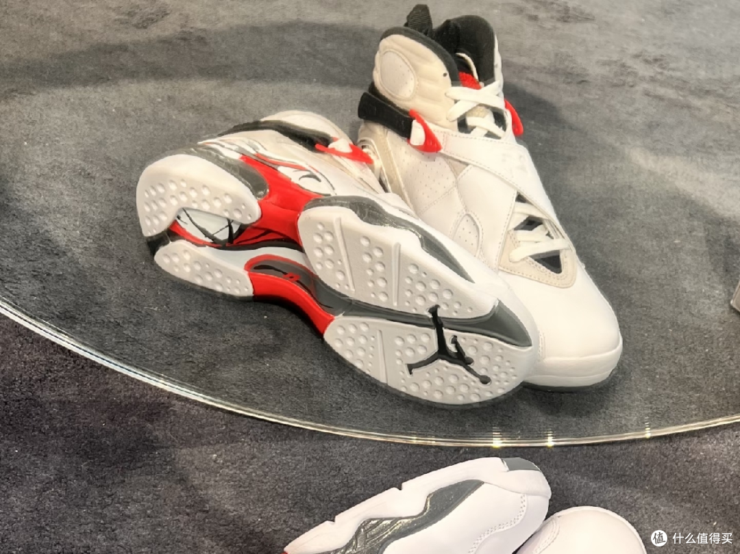 复刻传奇再临：AJ8“兔八哥”2025回归_篮球鞋_什么值得买