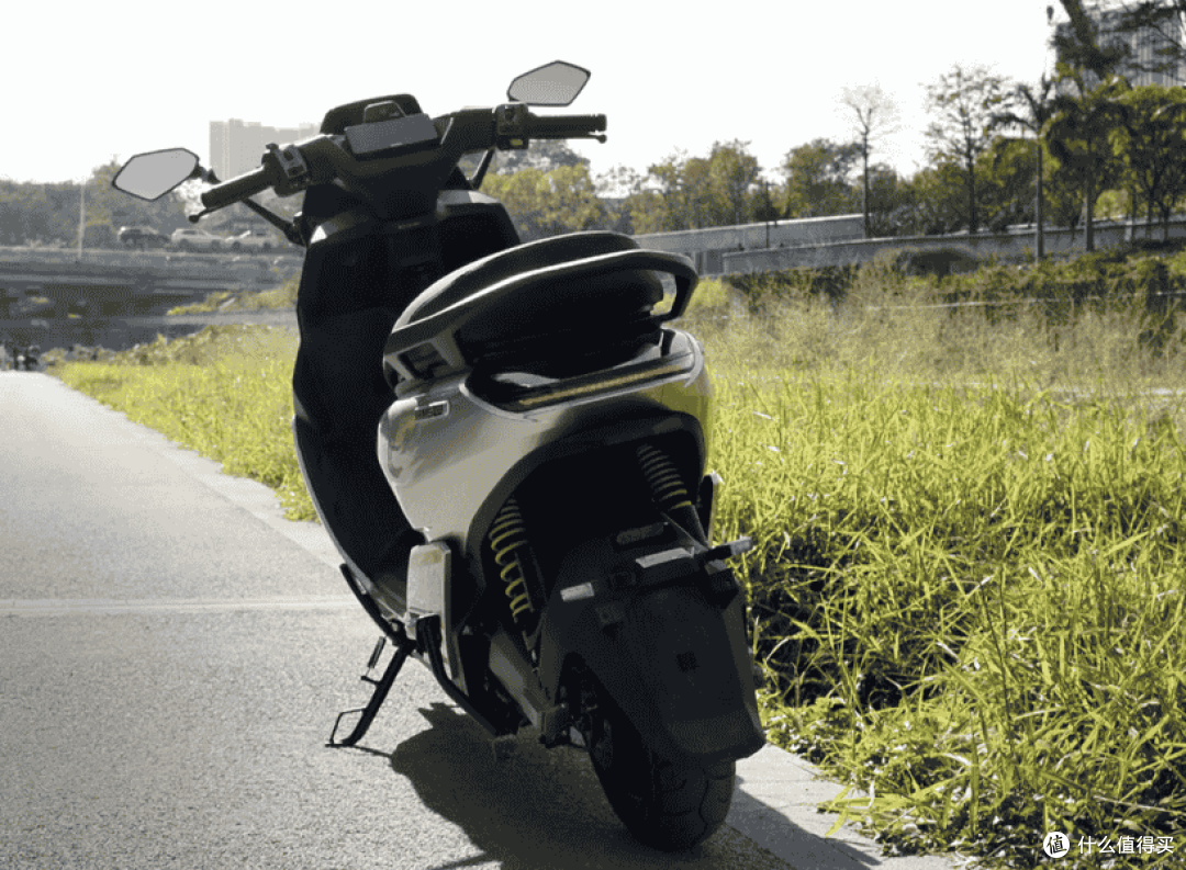 16小时狂销4700台，九号M5 200掀起电摩新风暴！_电动车_什么值得买