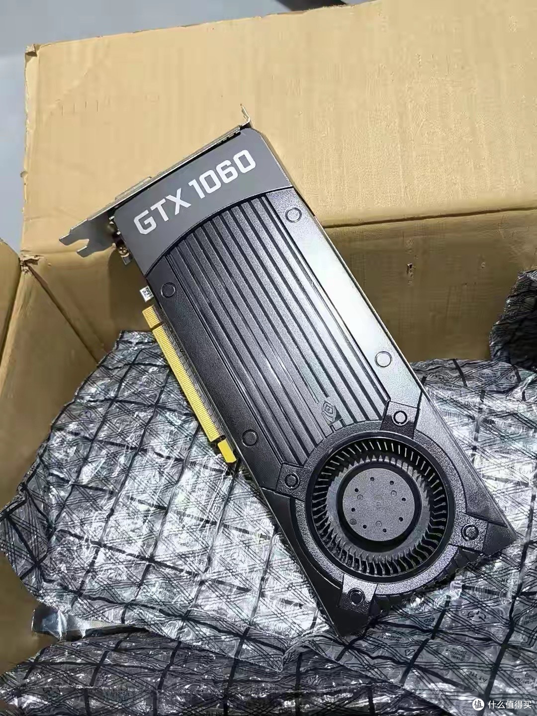 咸鱼大量流出全新联想原装GTX1060 3G D5游戏显卡，公版涡轮风扇_显卡_什么值得买